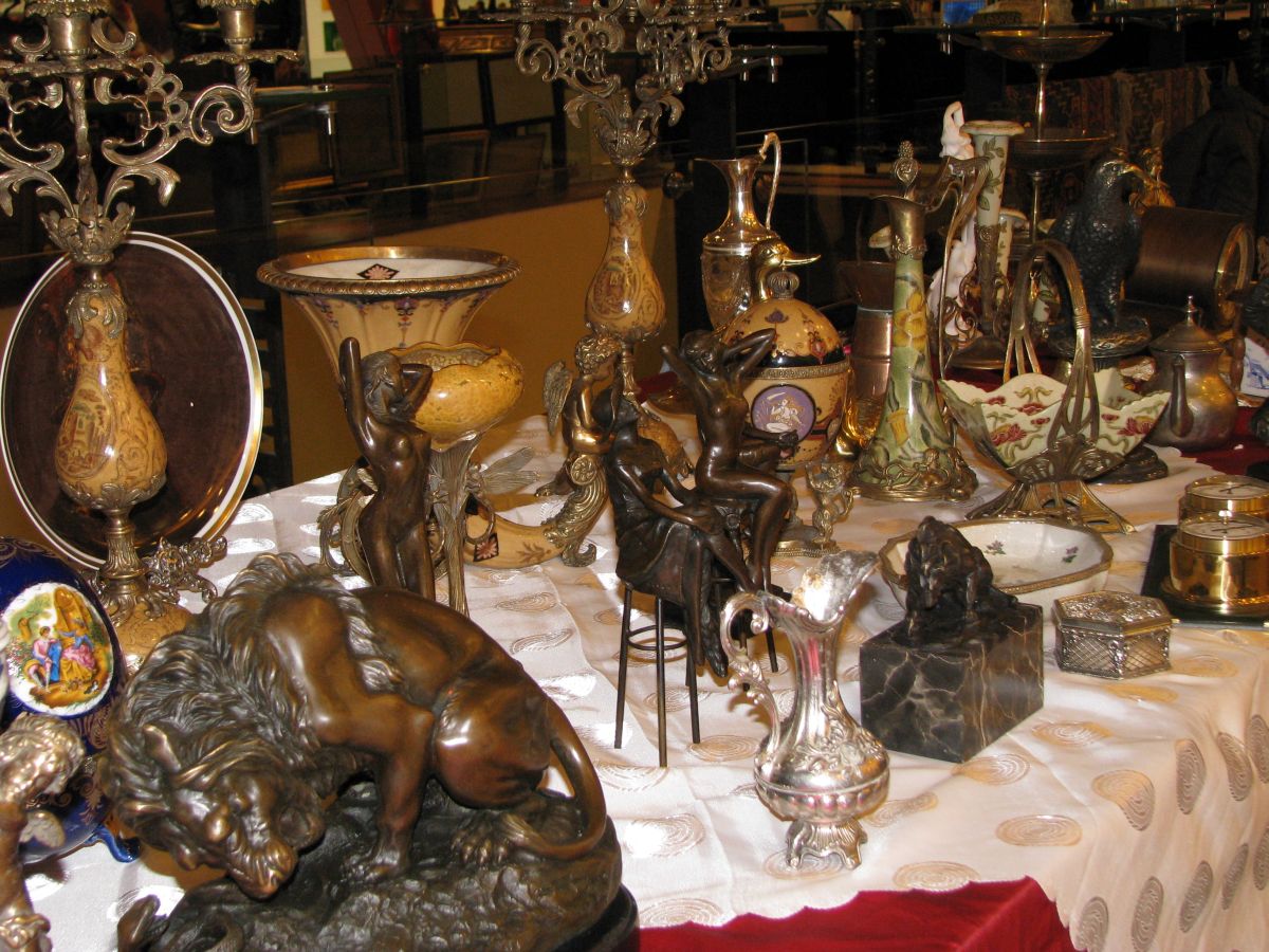 43 de colecţionari de obicte de antichitate prezenţi la Expo ...